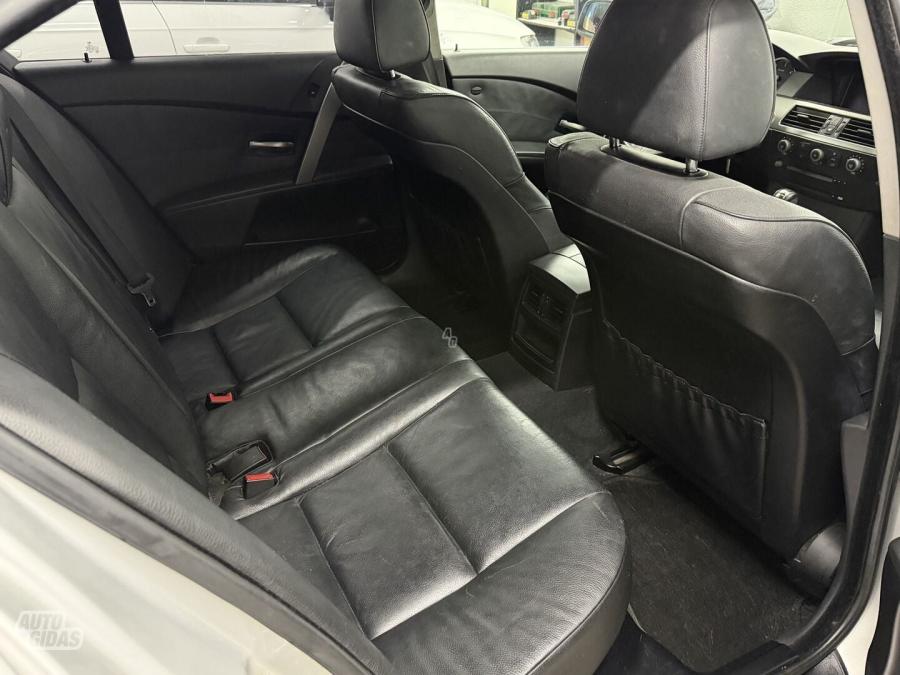 Grey BMW 530 2006 in Kaunas, with an engine capacity of 3.00 L and mileage of 303 thousand km for 1950 €, photo 19 on AUTOMOTO.COM.LV