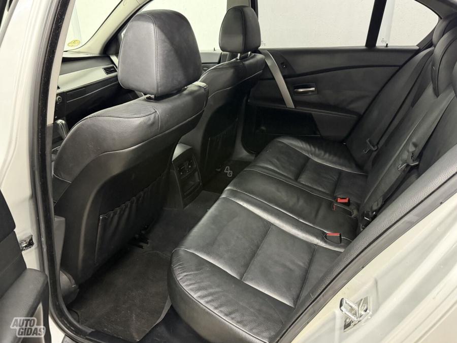 Grey BMW 530 2006 in Kaunas, with an engine capacity of 3.00 L and mileage of 303 thousand km for 1950 €, photo 20 on AUTOMOTO.COM.LV