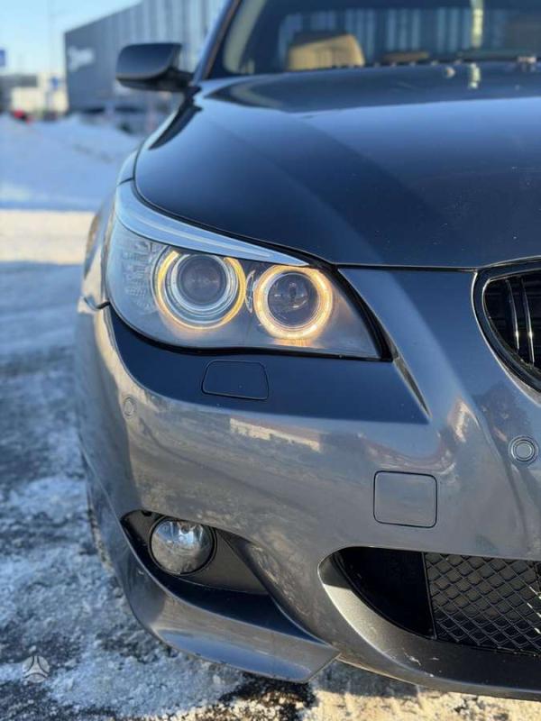 Pelēks BMW 530 2007 Viļņa, ar dzinēja tilpumu 3.00 L un nobraukumu 400 tūkst. km par 6650 €, foto 7 vietnē AUTOMOTO.COM.LV