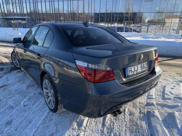 Pelēks BMW 530 2007 Viļņa, ar dzinēja tilpumu 3.00 L un nobraukumu 400 tūkst. km par 6650 €, foto 10 vietnē AUTOMOTO.COM.LV
