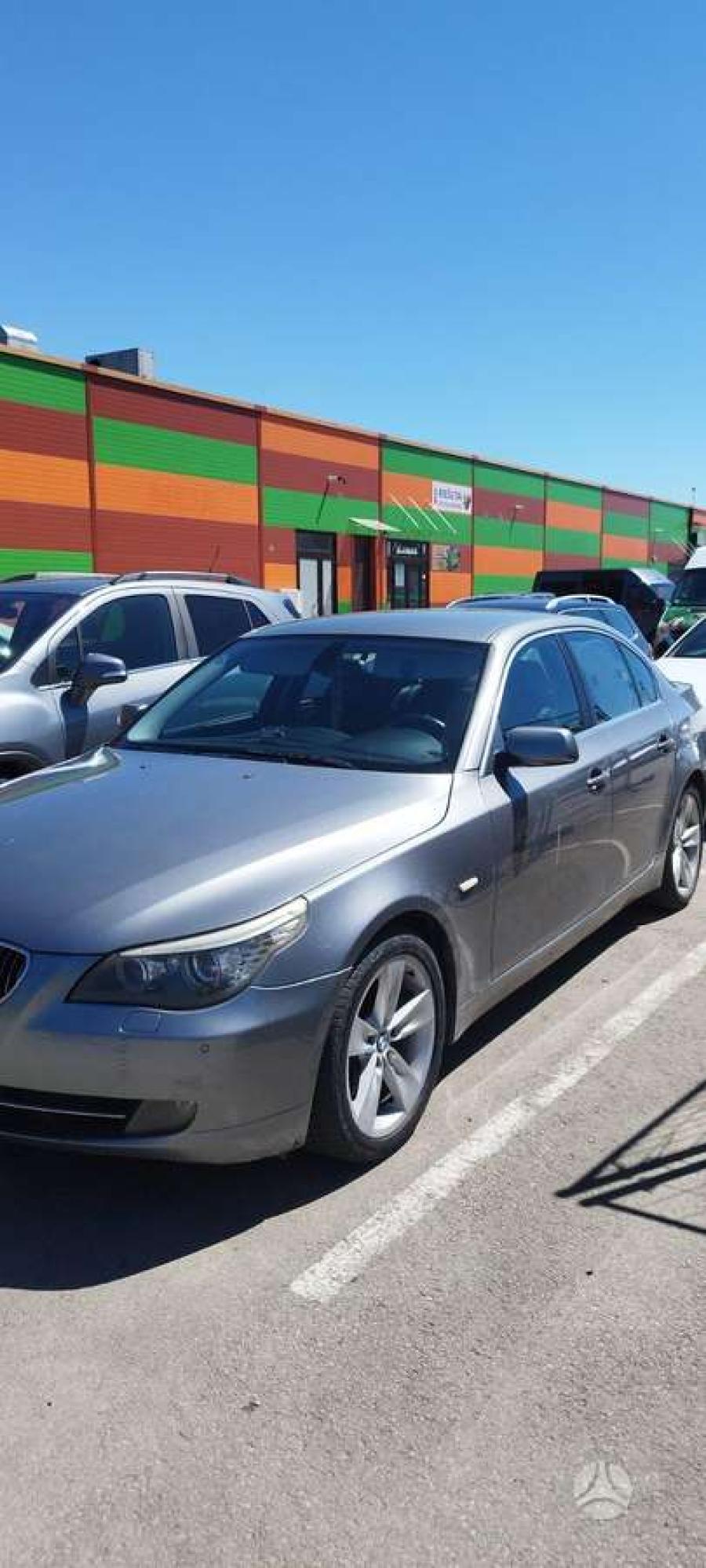 Pelēks BMW 530 2007 Klaipėda, ar dzinēja tilpumu 2.99 L un nobraukumu 329 tūkst. km par 4200 €, foto 1 vietnē AUTOMOTO.COM.LV