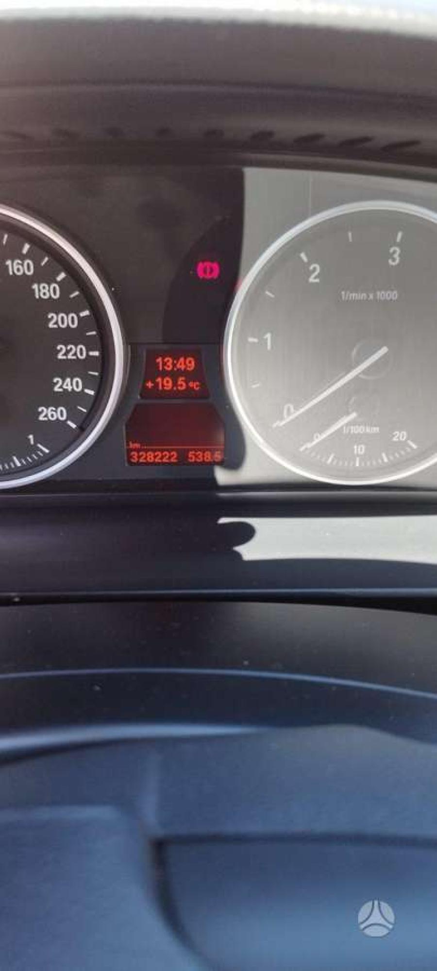 Pelēks BMW 530 2007 Klaipėda, ar dzinēja tilpumu 2.99 L un nobraukumu 329 tūkst. km par 4200 €, foto 6 vietnē AUTOMOTO.COM.LV