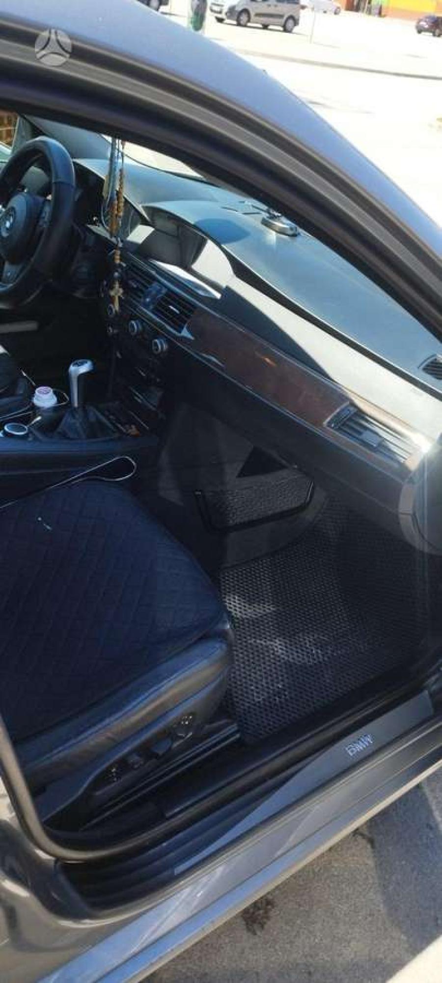 Pelēks BMW 530 2007 Klaipėda, ar dzinēja tilpumu 2.99 L un nobraukumu 329 tūkst. km par 4200 €, foto 13 vietnē AUTOMOTO.COM.LV