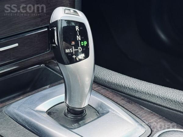 Grey BMW 530 2007 in Jekabpils, with an engine capacity of 3.00 L and mileage of 319 thousand km for 3950 €, photo 9 on AUTOMOTO.COM.LV