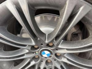 Grey BMW 530 2007 in Vilnius, with an engine capacity of 2.99 L and mileage of 400 thousand km for 5999 €, photo 12 on AUTOMOTO.COM.LV