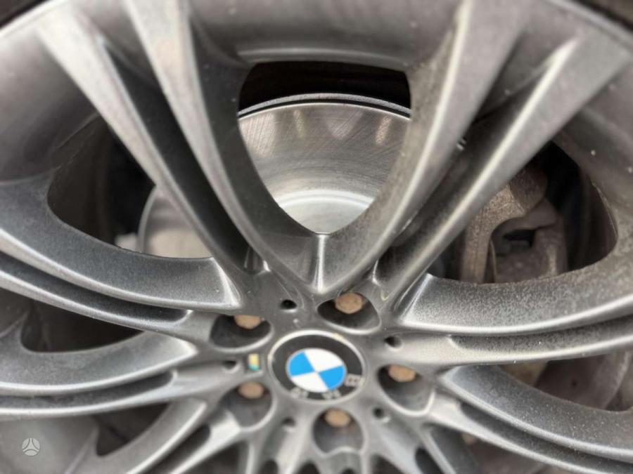 Grey BMW 530 2007 in Vilnius, with an engine capacity of 2.99 L and mileage of 400 thousand km for 5999 €, photo 12 on AUTOMOTO.COM.LV