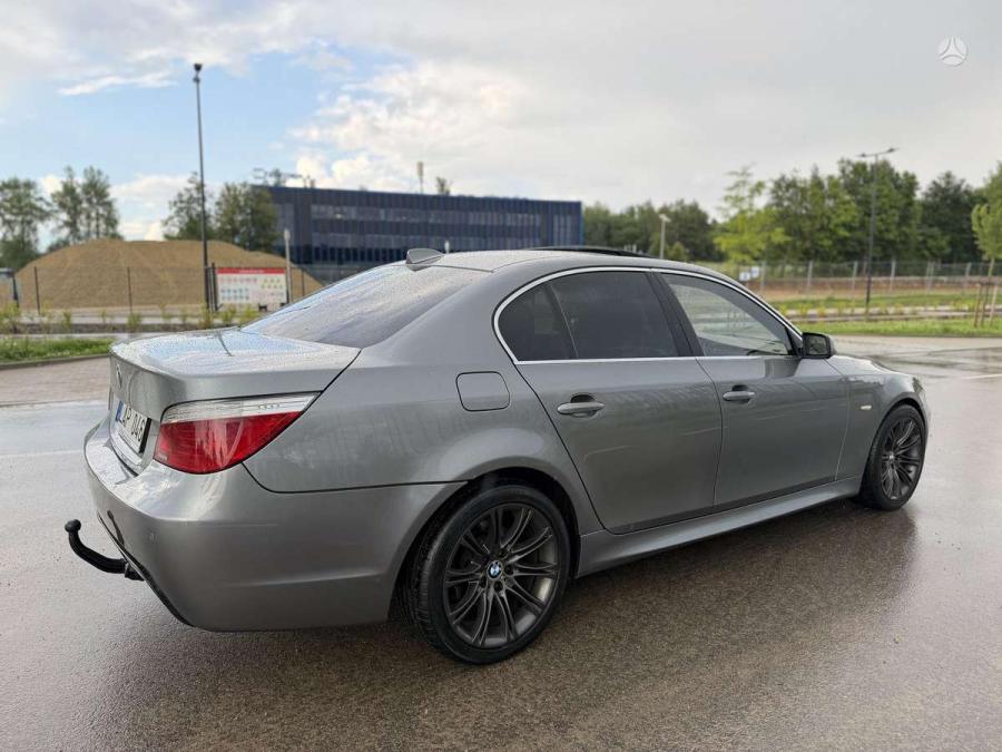 Grey BMW 530 2007 in Vilnius, with an engine capacity of 2.99 L and mileage of 400 thousand km for 5999 €, photo 19 on AUTOMOTO.COM.LV