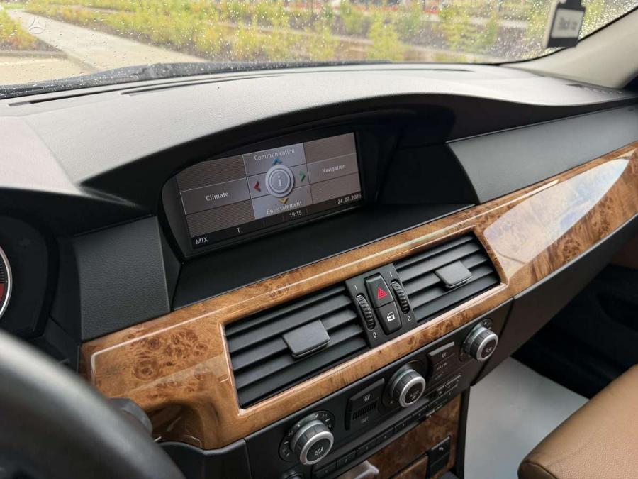 Grey BMW 530 2007 in Vilnius, with an engine capacity of 2.99 L and mileage of 400 thousand km for 5999 €, photo 34 on AUTOMOTO.COM.LV