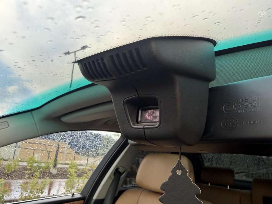 Grey BMW 530 2007 in Vilnius, with an engine capacity of 2.99 L and mileage of 400 thousand km for 5999 €, photo 37 on AUTOMOTO.COM.LV
