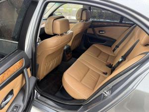 Grey BMW 530 2007 in Vilnius, with an engine capacity of 2.99 L and mileage of 400 thousand km for 5999 €, photo 39 on AUTOMOTO.COM.LV