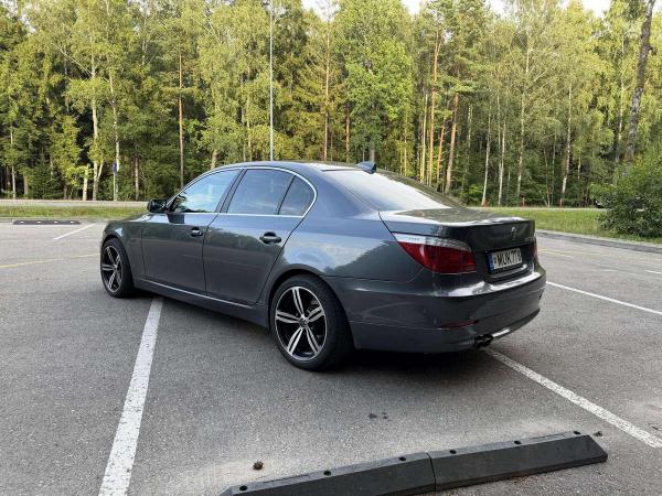 Pelēks BMW 530 2007 Klaipėda, ar dzinēja tilpumu 2.99 L un nobraukumu 222 tūkst. km par 4800 €, foto 1 vietnē AUTOMOTO.COM.LV