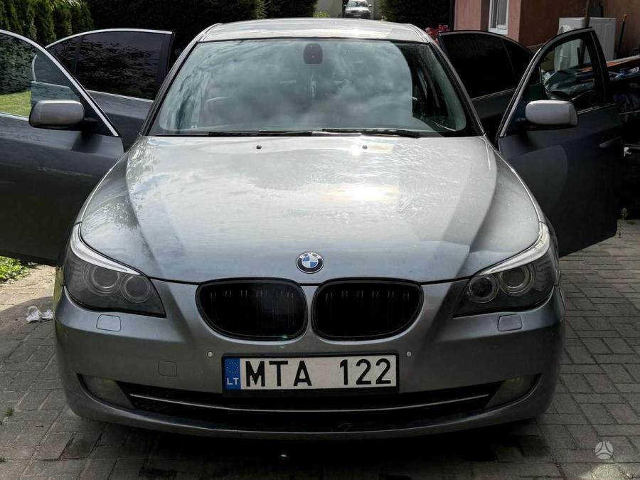 Pelēks BMW 530 2007 Viļņa, ar dzinēja tilpumu 2.99 L un nobraukumu 390 tūkst. km par 4300 €, foto 1 vietnē AUTOMOTO.COM.LV