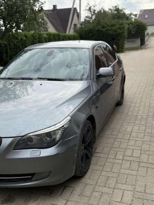 Pelēks BMW 530 2007 Viļņa, ar dzinēja tilpumu 2.99 L un nobraukumu 390 tūkst. km par 4300 €, foto 5 vietnē AUTOMOTO.COM.LV