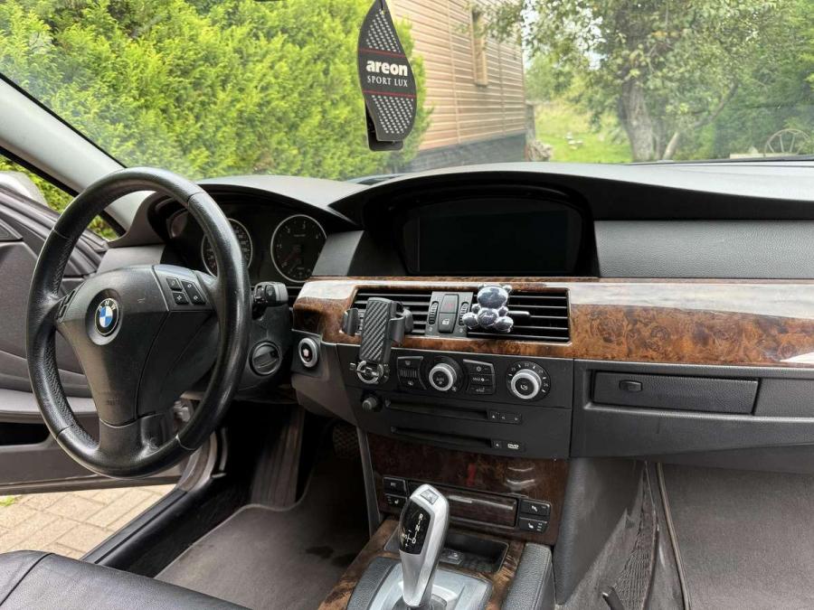 Pelēks BMW 530 2007 Viļņa, ar dzinēja tilpumu 2.99 L un nobraukumu 390 tūkst. km par 4300 €, foto 12 vietnē AUTOMOTO.COM.LV