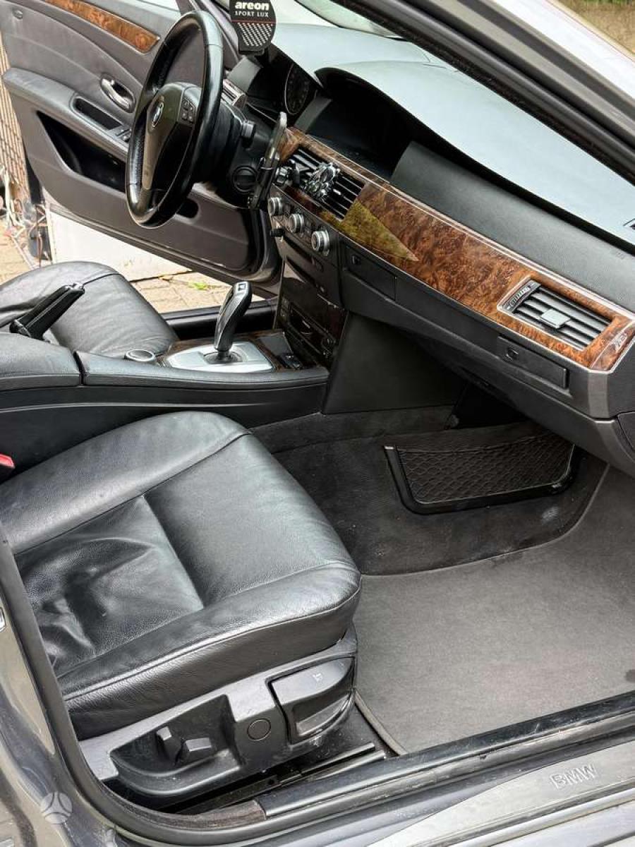 Pelēks BMW 530 2007 Viļņa, ar dzinēja tilpumu 2.99 L un nobraukumu 390 tūkst. km par 4300 €, foto 13 vietnē AUTOMOTO.COM.LV