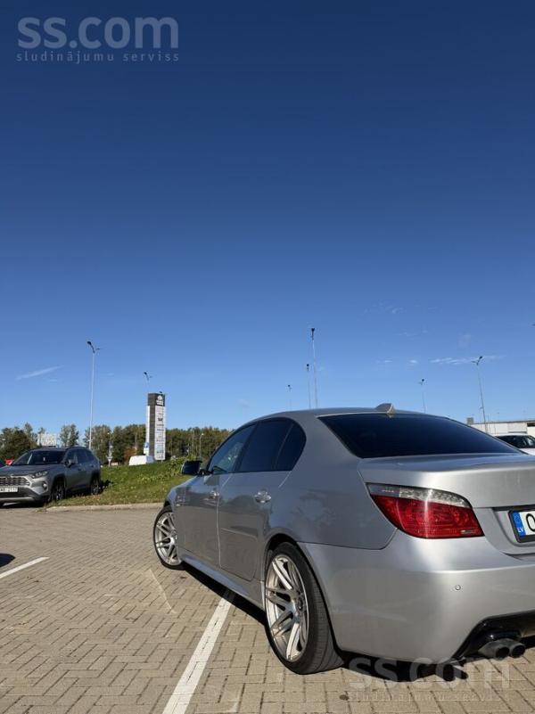 Pelēks BMW 530 2007 Rēzekne, ar dzinēja tilpumu 3.00 L un nobraukumu 432 tūkst. km par 7250 €, foto 7 vietnē AUTOMOTO.COM.LV