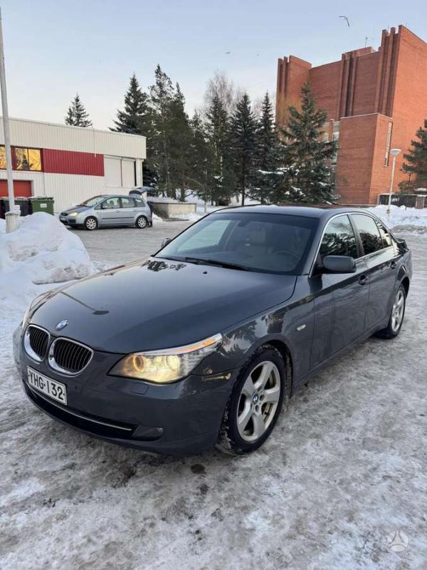Pelēks BMW 530 2008 Klaipėda, ar dzinēja tilpumu 3.00 L un nobraukumu 356 tūkst. km par 4300 €, foto 1 vietnē AUTOMOTO.COM.LV