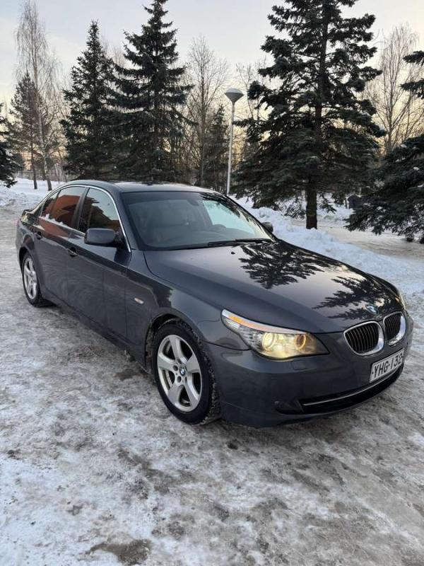 Pelēks BMW 530 2008 Klaipėda, ar dzinēja tilpumu 3.00 L un nobraukumu 356 tūkst. km par 4300 €, foto 2 vietnē AUTOMOTO.COM.LV