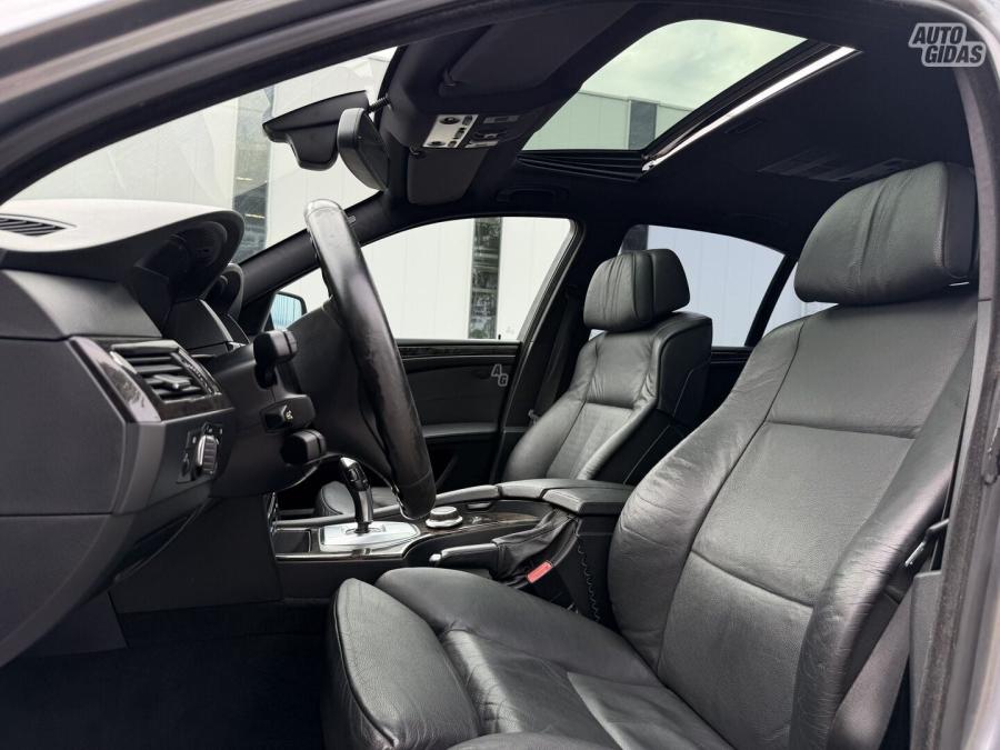 Grey BMW 530 2008 in Vilnius, with an engine capacity of 3.00 L and mileage of 289 thousand km for 4300 €, photo 15 on AUTOMOTO.COM.LV