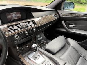 Grey BMW 530 2008 in Vilnius, with an engine capacity of 3.00 L and mileage of 289 thousand km for 4300 €, photo 17 on AUTOMOTO.COM.LV