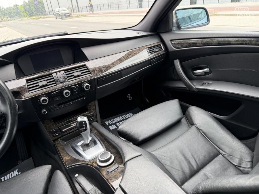 Grey BMW 530 2008 in Vilnius, with an engine capacity of 3.00 L and mileage of 289 thousand km for 4300 €, photo 19 on AUTOMOTO.COM.LV