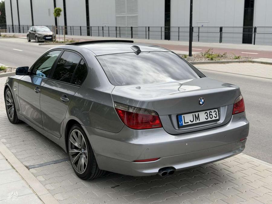 Grey BMW 530 2008 in Vilnius, with an engine capacity of 2.99 L and mileage of 289 thousand km for 4350 €, photo 12 on AUTOMOTO.COM.LV