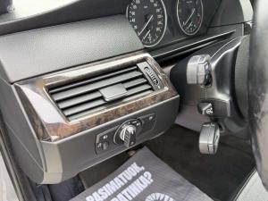 Grey BMW 530 2008 in Vilnius, with an engine capacity of 2.99 L and mileage of 289 thousand km for 4350 €, photo 15 on AUTOMOTO.COM.LV