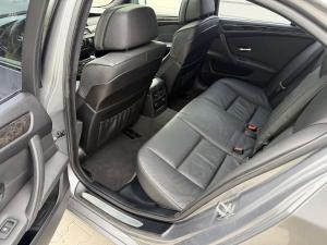 Grey BMW 530 2008 in Vilnius, with an engine capacity of 2.99 L and mileage of 289 thousand km for 4350 €, photo 27 on AUTOMOTO.COM.LV