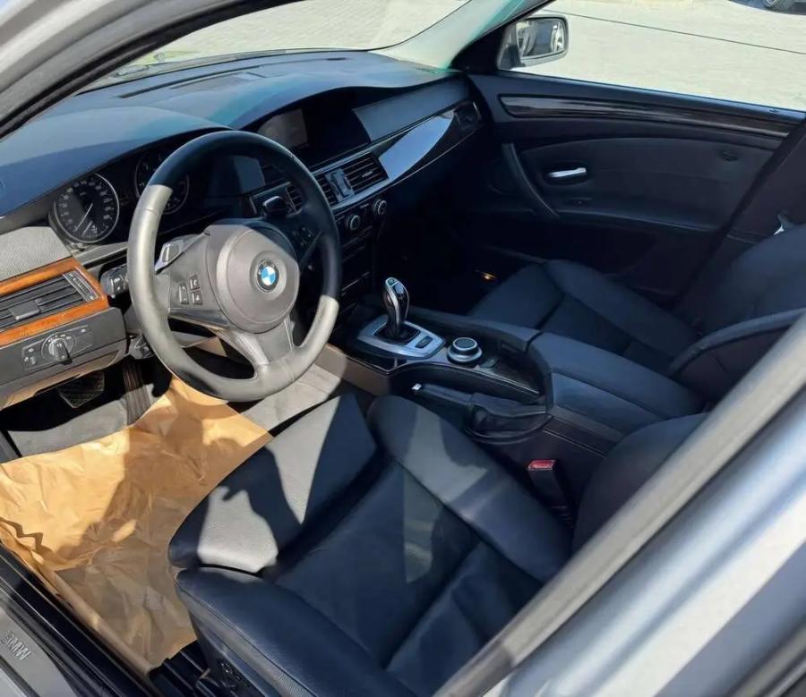 Grey BMW 530 2008 in Telschi, with an engine capacity of 3.00 L and mileage of 253 thousand km for 5490 €, photo 13 on AUTOMOTO.COM.LV