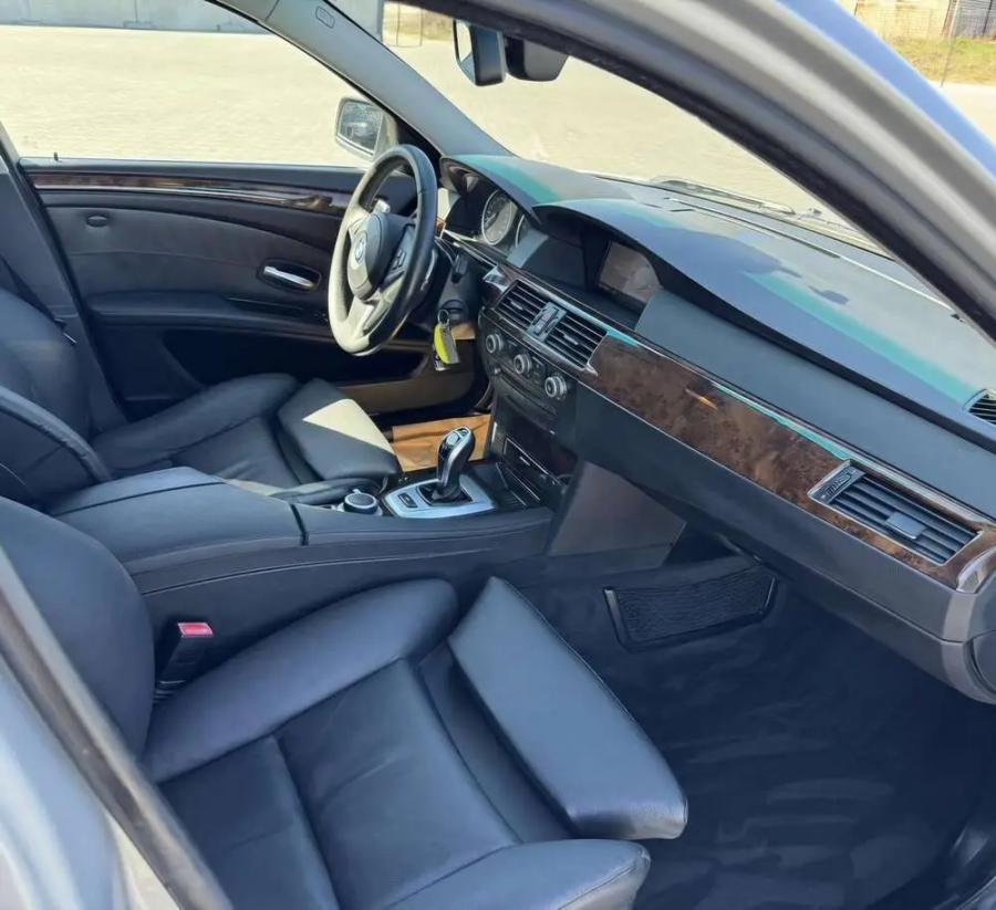 Grey BMW 530 2008 in Telschi, with an engine capacity of 3.00 L and mileage of 253 thousand km for 5490 €, photo 15 on AUTOMOTO.COM.LV