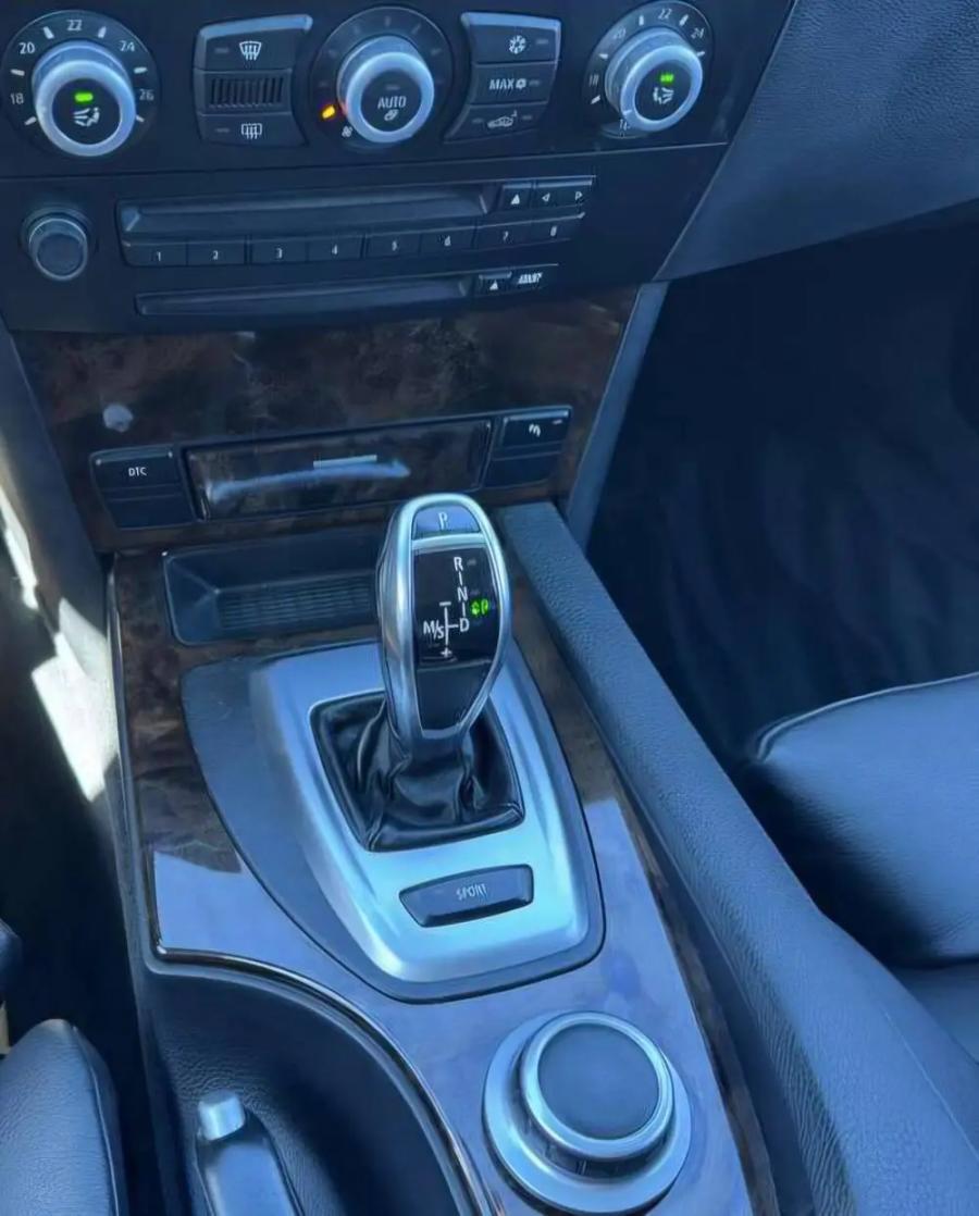 Grey BMW 530 2008 in Telschi, with an engine capacity of 3.00 L and mileage of 253 thousand km for 5490 €, photo 21 on AUTOMOTO.COM.LV