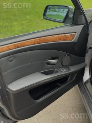 Grey BMW 530 2008 in Riga, with an engine capacity of 3.00 L and mileage of 307 thousand km for 5200 €, photo 8 on AUTOMOTO.COM.LV