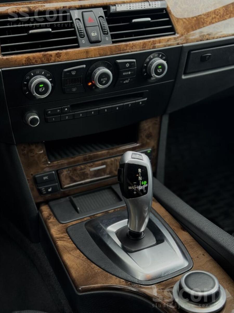Grey BMW 530 2008 in Riga, with an engine capacity of 3.00 L and mileage of 307 thousand km for 5200 €, photo 10 on AUTOMOTO.COM.LV