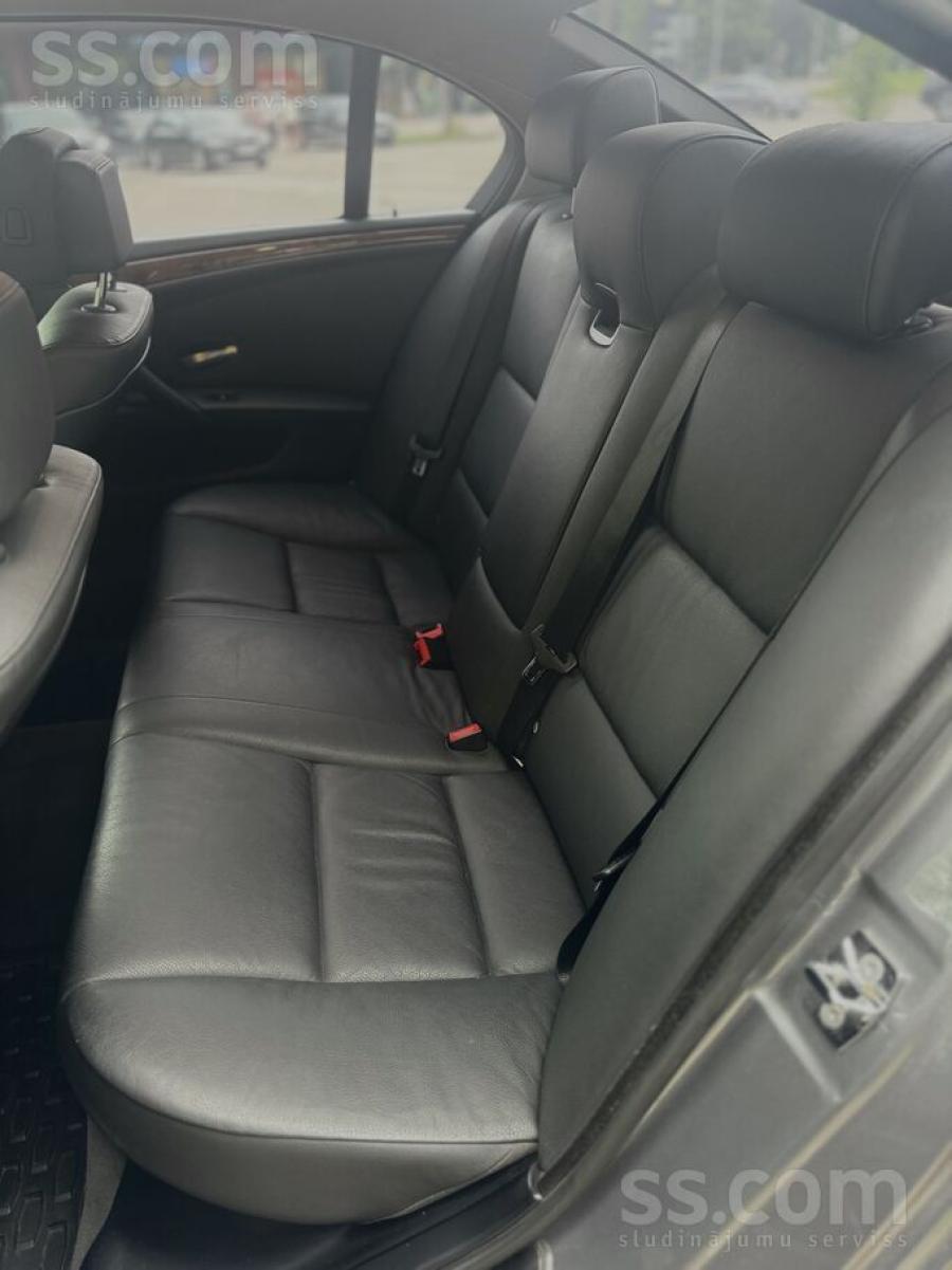 Grey BMW 530 2008 in Riga, with an engine capacity of 3.00 L and mileage of 307 thousand km for 5200 €, photo 14 on AUTOMOTO.COM.LV