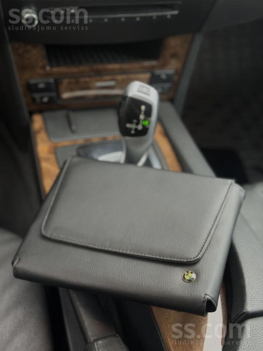 Grey BMW 530 2008 in Riga, with an engine capacity of 3.00 L and mileage of 307 thousand km for 5200 €, photo 17 on AUTOMOTO.COM.LV