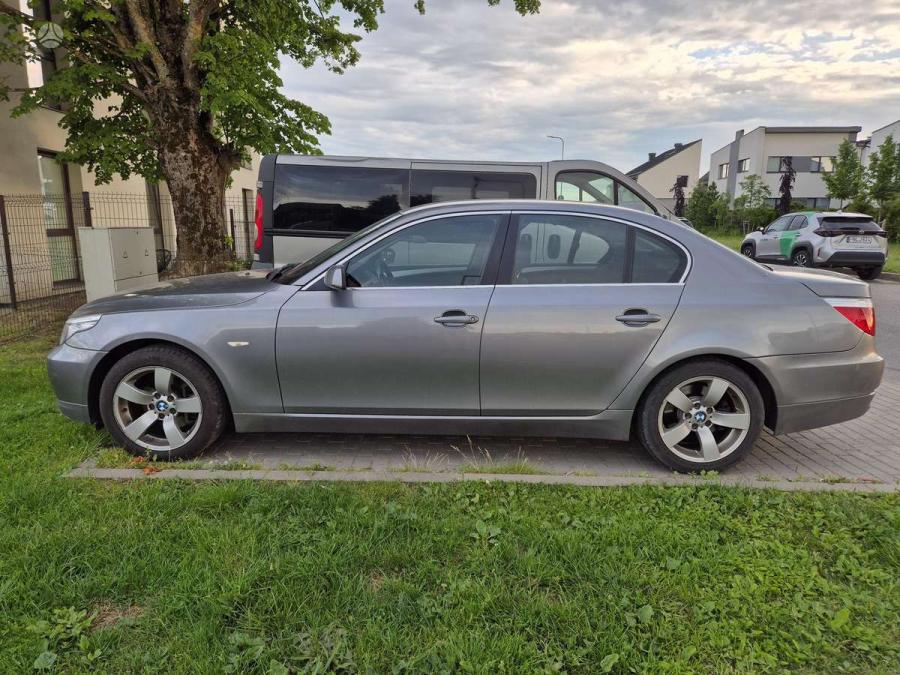 Pelēks BMW 530 2008 Viļņa, ar dzinēja tilpumu 2.99 L un nobraukumu 459 tūkst. km par 4750 €, foto 3 vietnē AUTOMOTO.COM.LV