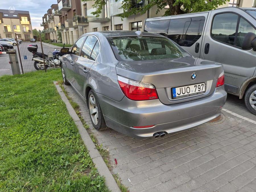 Pelēks BMW 530 2008 Viļņa, ar dzinēja tilpumu 2.99 L un nobraukumu 459 tūkst. km par 4750 €, foto 4 vietnē AUTOMOTO.COM.LV