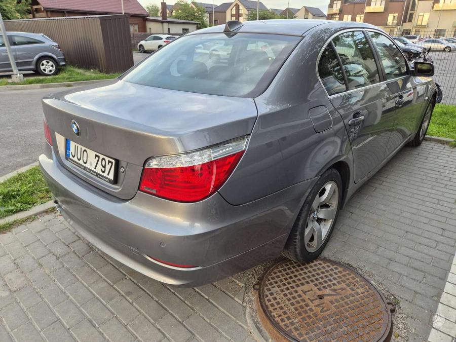 Pelēks BMW 530 2008 Viļņa, ar dzinēja tilpumu 2.99 L un nobraukumu 459 tūkst. km par 4750 €, foto 5 vietnē AUTOMOTO.COM.LV