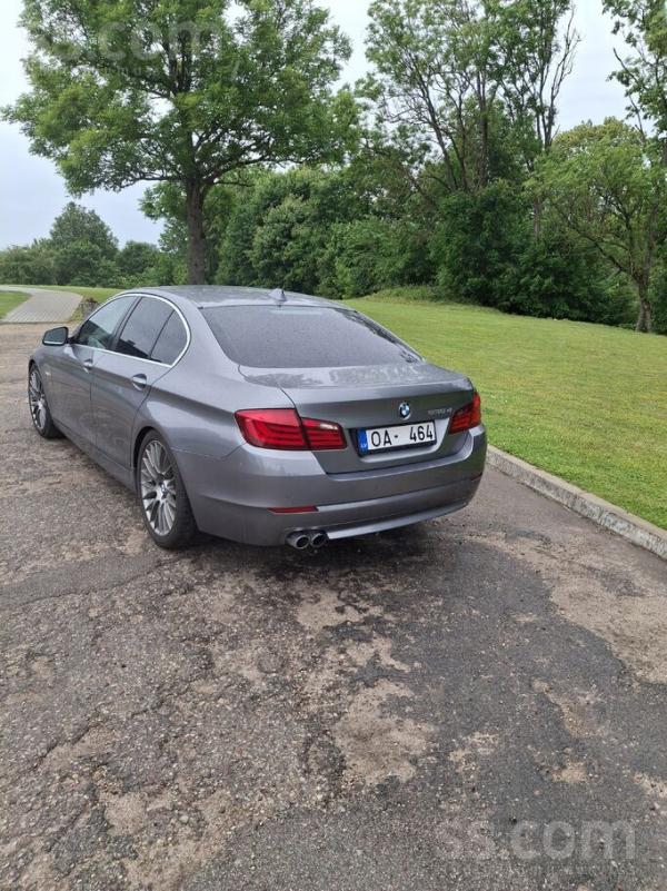 Pelēks BMW 530 2010 Liepāja, ar dzinēja tilpumu 3.00 L un nobraukumu 328 tūkst. km par 9200 €, foto 3 vietnē AUTOMOTO.COM.LV