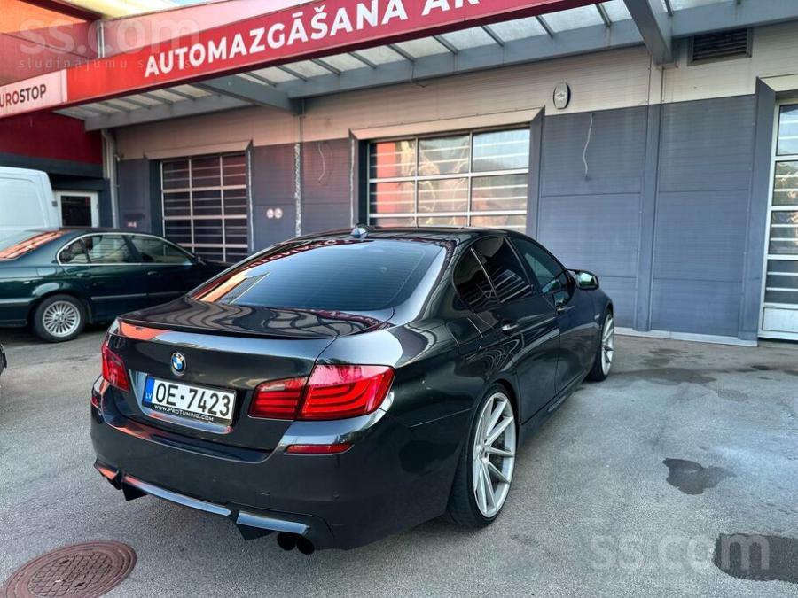 Grey BMW 530 2010 in Riga, with an engine capacity of 3.00 L and mileage of 0 thousand km for 10700 €, photo 5 on AUTOMOTO.COM.LV