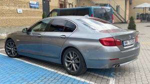 Grey BMW 530 2010 in Daugavpils, with an engine capacity of 3.00 L and mileage of 285 thousand km for 8900 €, photo 4 on AUTOMOTO.COM.LV
