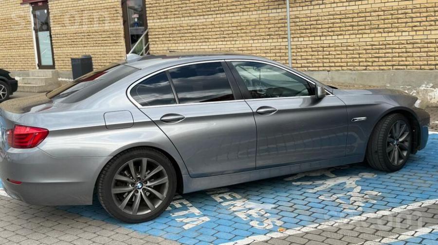 Grey BMW 530 2010 in Daugavpils, with an engine capacity of 3.00 L and mileage of 285 thousand km for 8900 €, photo 11 on AUTOMOTO.COM.LV
