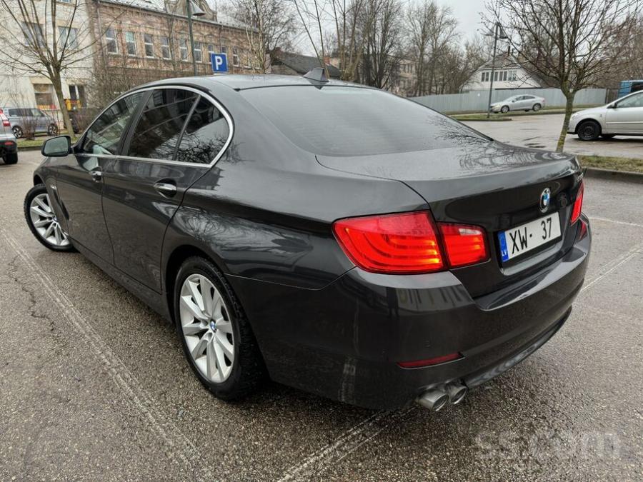 Grey BMW 530 2010 in Daugavpils, with an engine capacity of 3.00 L and mileage of 270 thousand km for 9350 €, photo 2 on AUTOMOTO.COM.LV