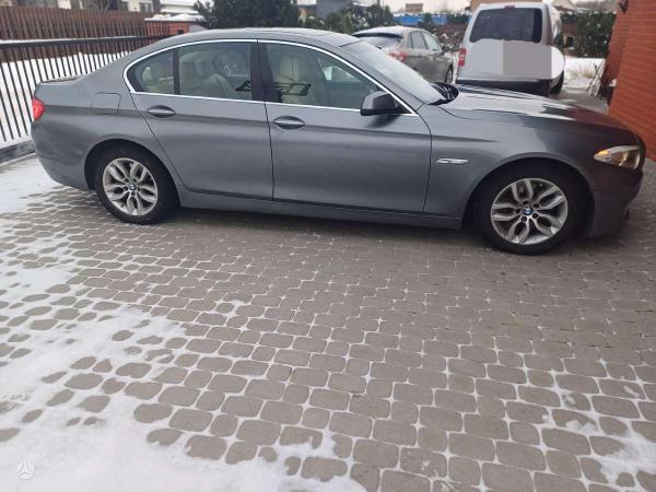 Grey BMW 530 2010 in Siauliai, with an engine capacity of 0.00 L and mileage of 305 thousand km for 6450 €, photo 4 on AUTOMOTO.COM.LV