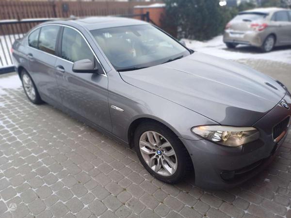 Grey BMW 530 2010 in Siauliai, with an engine capacity of 0.00 L and mileage of 305 thousand km for 6450 €, photo 6 on AUTOMOTO.COM.LV