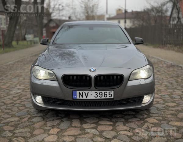 Grey BMW 530 2010 in Jelgava, with an engine capacity of 3.00 L and mileage of 0 thousand km for 9550 €, photo 5 on AUTOMOTO.COM.LV