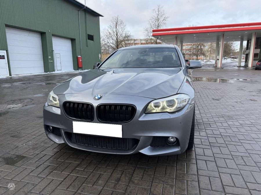 Pelēks BMW 530 2010 Klaipėda, ar dzinēja tilpumu 2.99 L un nobraukumu 174 tūkst. km par 13500 €, foto 1 vietnē AUTOMOTO.COM.LV
