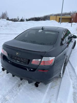 Grey BMW 530 2010 in Gargzdai, with an engine capacity of 3.00 L and mileage of 200 thousand km for 6200 €, photo 9 on AUTOMOTO.COM.LV