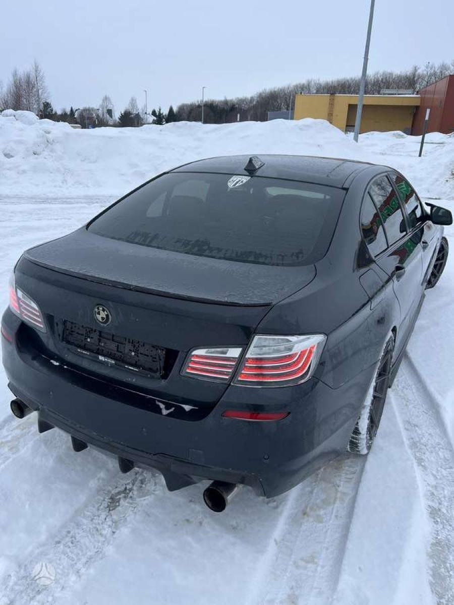 Grey BMW 530 2010 in Gargzdai, with an engine capacity of 3.00 L and mileage of 200 thousand km for 6200 €, photo 9 on AUTOMOTO.COM.LV