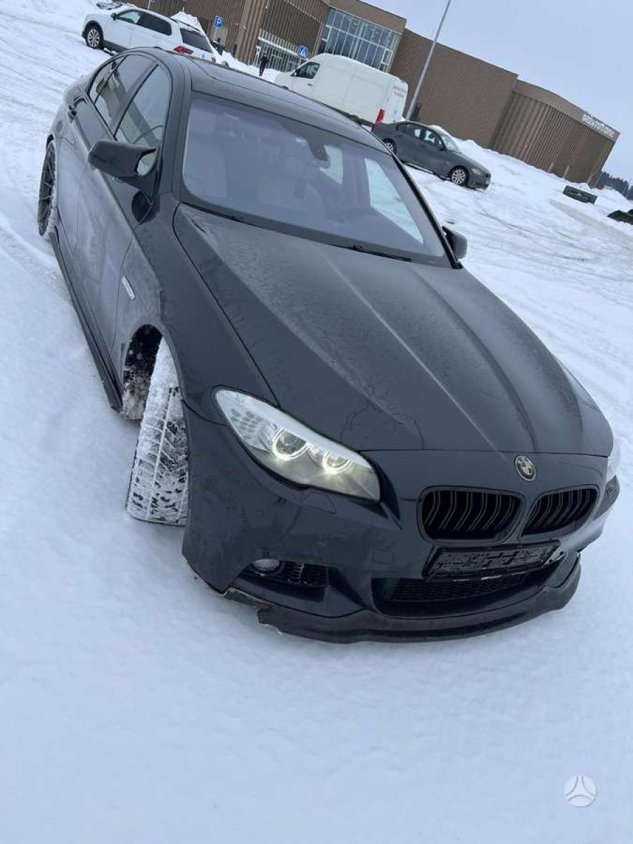 Grey BMW 530 2010 in Gargzdai, with an engine capacity of 3.00 L and mileage of 200 thousand km for 6200 €, photo 12 on AUTOMOTO.COM.LV